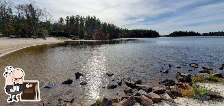 Lake Naomi Club Beach in Pocono Pines - Restaurant reviews