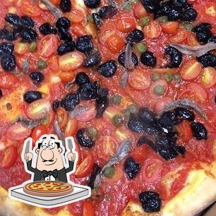 FBI Pizza, 2336 Lake Shore Blvd W in Toronto - Restaurant menu and reviews