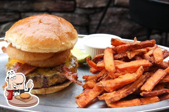 Saddle Ranch Chop House, 8371 Sunset Blvd in West Hollywood ...