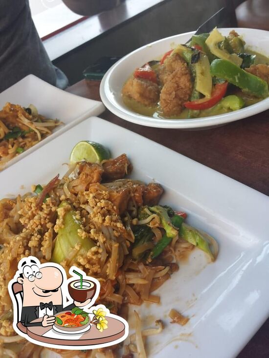 Jatujak, 2386 Kingston Rd in Toronto - Restaurant reviews