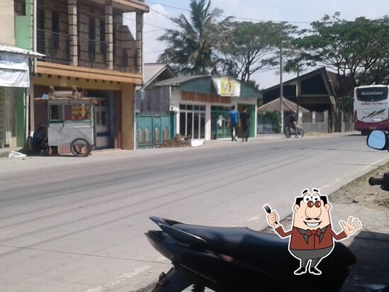 Rumah Makan Abah Anom restaurant, Sukaraja - Restaurant reviews
