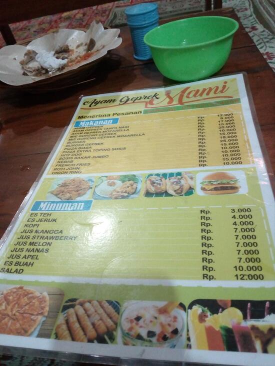 Menu at Mami Burger cafeteria, Boja