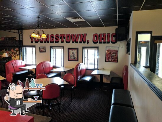 Charlie Staples Pitt Boss BBQ, Youngstown - Restaurant menu, prices and ...