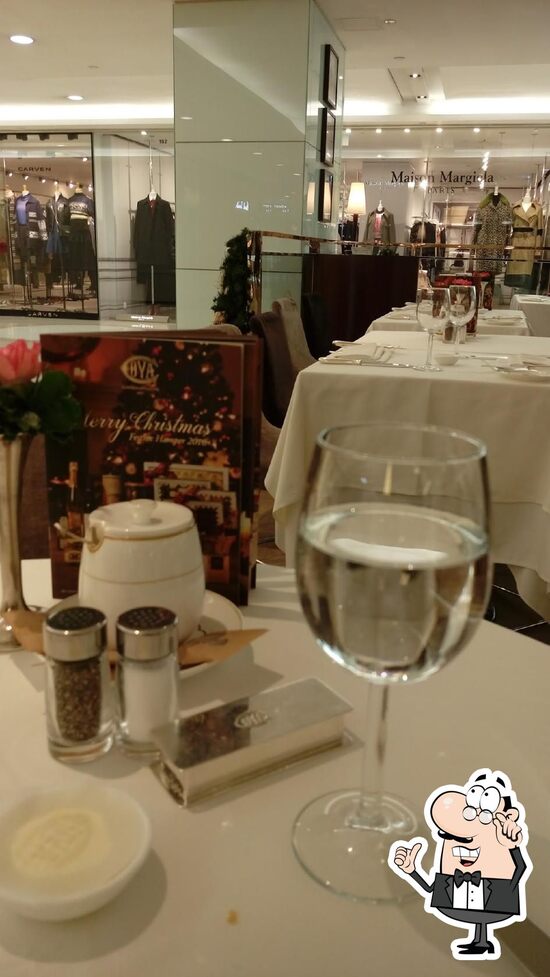 COVA Gateway Arcade Branch (Cake Shop & Caffe), Hong Kong - Restaurant ...