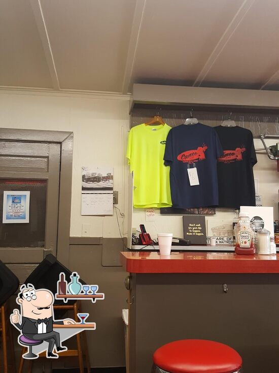 Cameo Diner, Lowell - Restaurant menu, prices and reviews