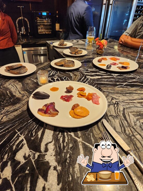 Foreigner Restaurant in Orlando - Restaurant reviews