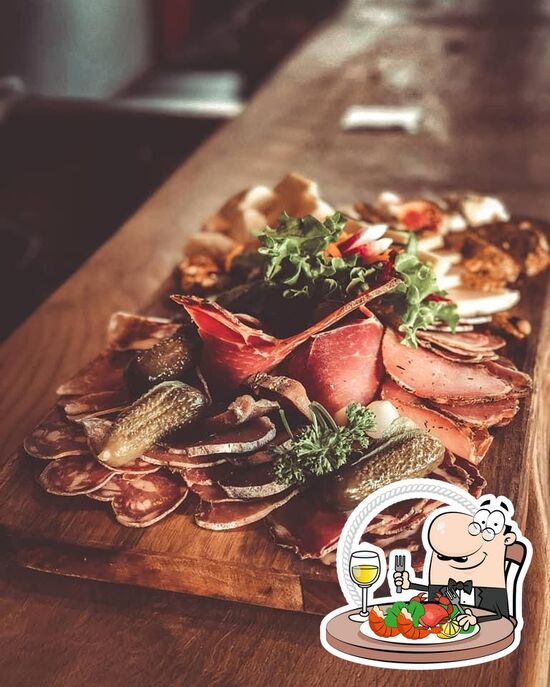 Holy Chips pub & bar, La Ravoire - Restaurant menu and reviews