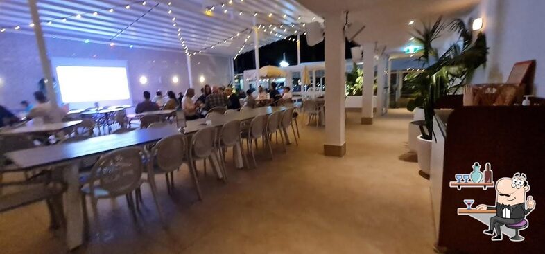 Mrs May Bistro and Bar, The Entrance - Restaurant menu, prices and reviews