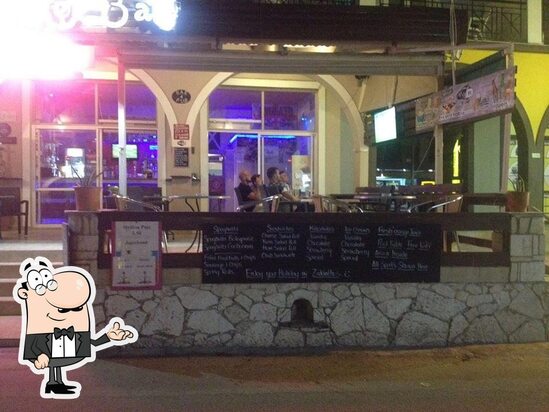 Cool corner bar, Laganas - Restaurant reviews