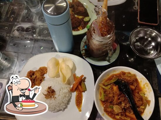 Kinyam Cafe, Payakumbuh - Restaurant reviews