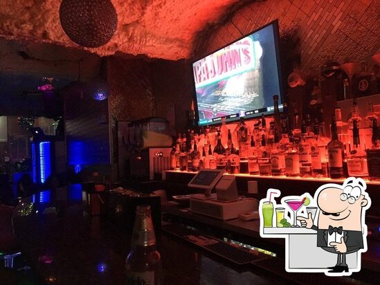 Secret Lounge, 1928 9th St NW in Washington - Restaurant reviews