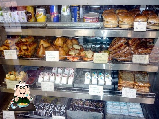 Varsha Ritu Bakery, Bikaner, Medical College Road - Restaurant reviews