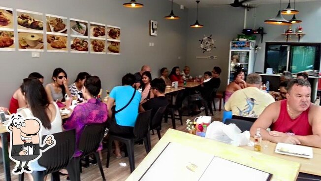 Friendship Kitchen, Pa Tong