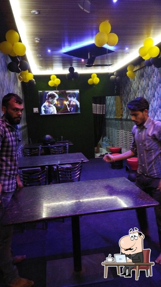 BAITHAK, Indore - Restaurant menu, prices and reviews