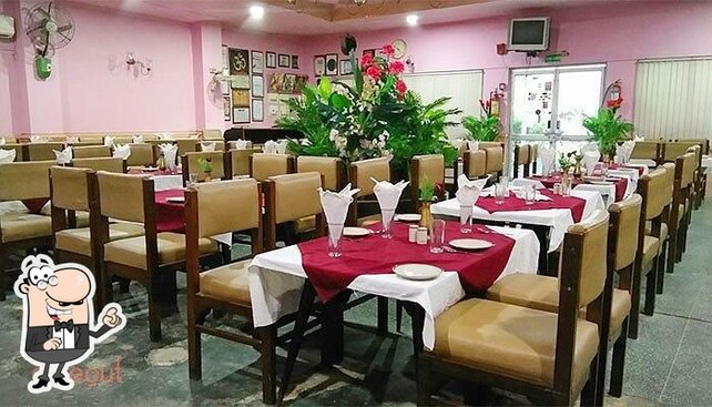 Moti Mahal Restaurant, New Delhi, Jama Masjid - Restaurant menu, prices ...