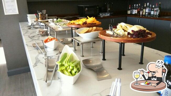 Renaissance O'Hare Concierge Lounge in Chicago - Restaurant reviews
