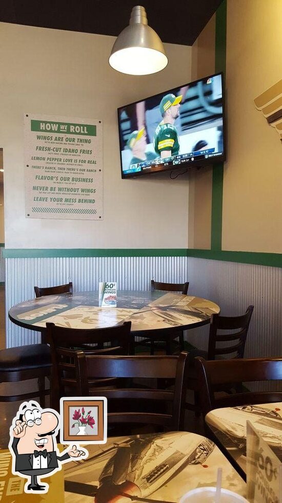 Wingstop, Oceanside - Restaurant menu, prices and reviews