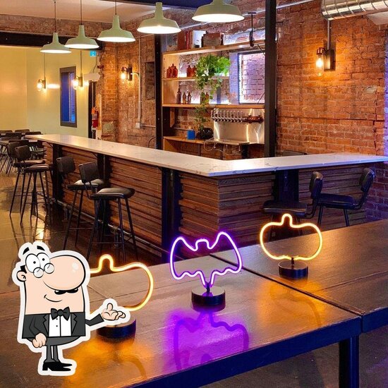 Gladstone Commons, Windsor - Restaurant menu, prices and reviews