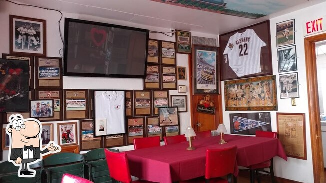4th Base Restaurant, West Milwaukee - Restaurant menu, prices and reviews