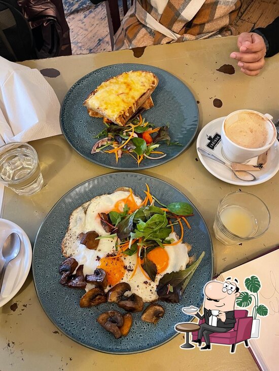 Café Csiga, Budapest - Restaurant menu, prices and reviews