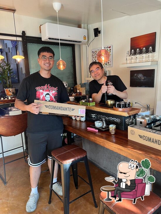Pharma Cafe กาแฟหลังร้าน, Bangkok - Menú del restaurante, precios y reseñas