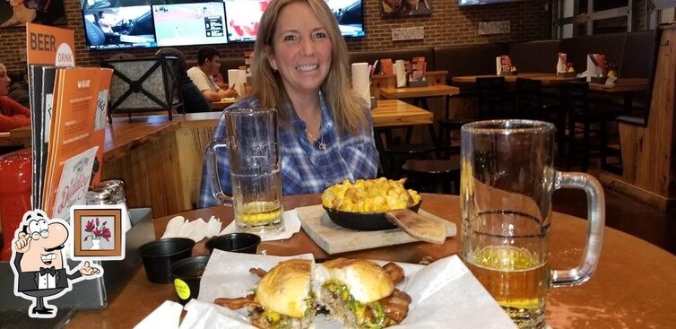 Double Dogs, 8910 Kingston Pike in Knoxville - Restaurant menu and reviews