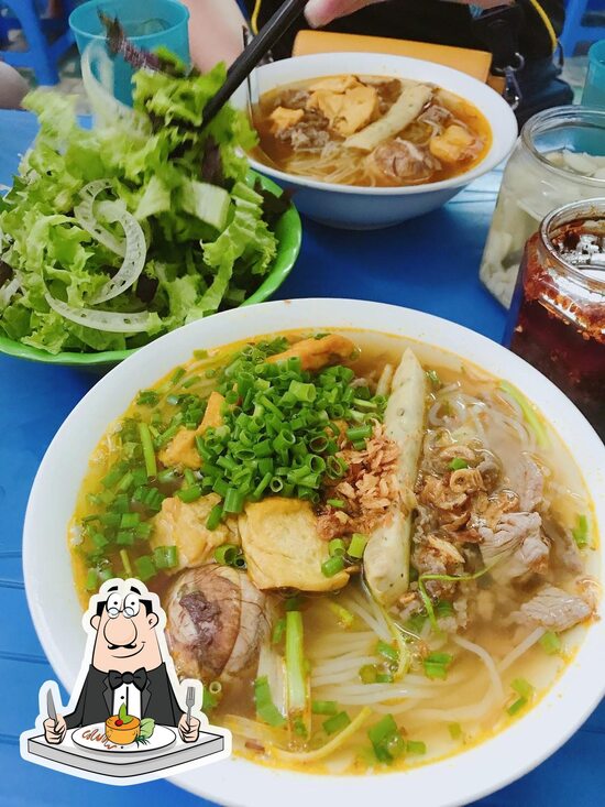 Menu at Bún riêu Ngà restaurant, Hanoi, 2V32+Q69