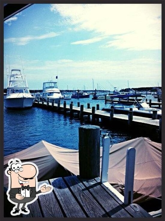 Boathouse, 2 Main St in Edgartown - Restaurant menu and reviews