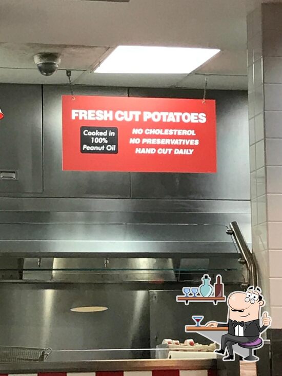 Five Guys, Chicago, Fullerton - Restaurant menu, prices and reviews
