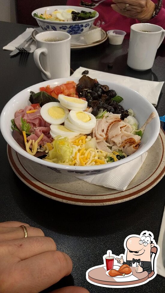 Tower Lanes Entertainment Center in Tacoma - Restaurant menu and reviews
