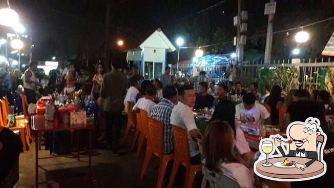 Menu at Aroi Dee Restaurant, Khlong Nueng