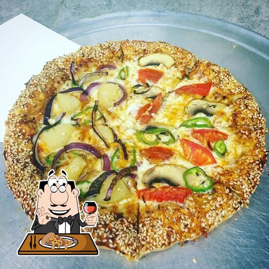 Menu at המגש הלוהט pizzeria, Atlit