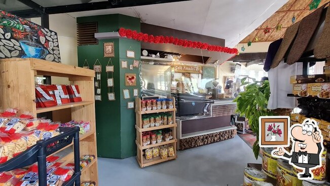 Cafe Amadeo Development Cooperative, Amadeo, 5WFH+H2F - Restaurant reviews