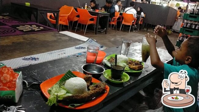 TST RAFSAN Kafe Resto restaurant, Индонезия - Restaurant reviews