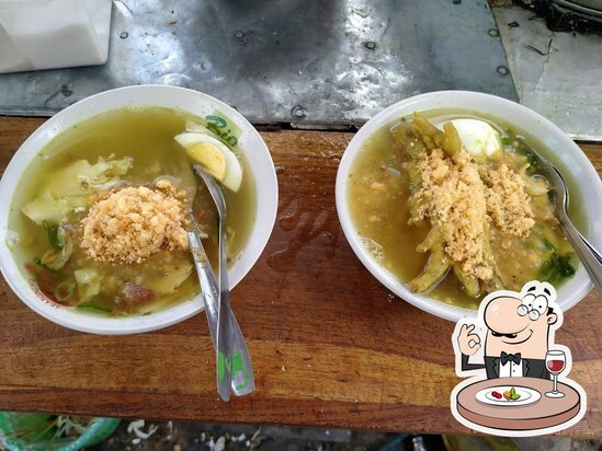 ROCKET CHICKEN MANGU BANDARA SOLO restaurant, Gagaksipat - Restaurant ...