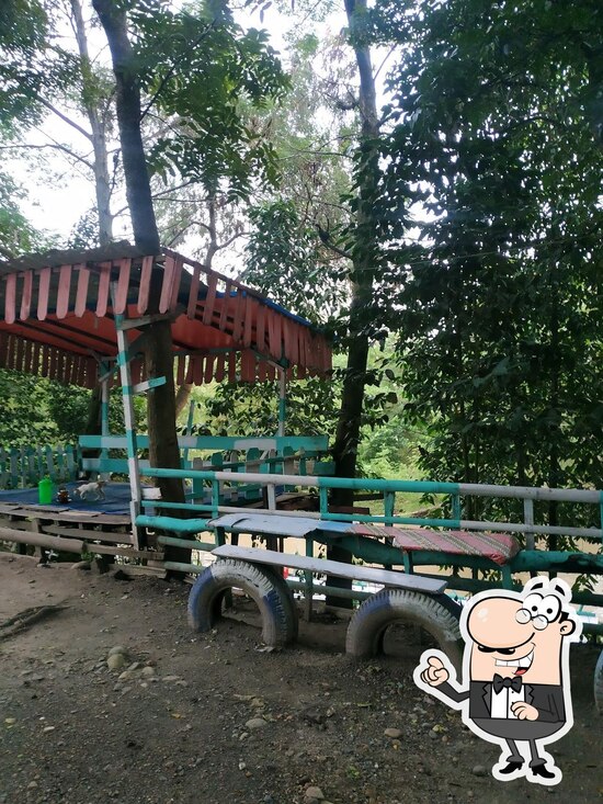 Warung mie SOP pinggir sunge laut dendang, Medan Estate - Menú del ...