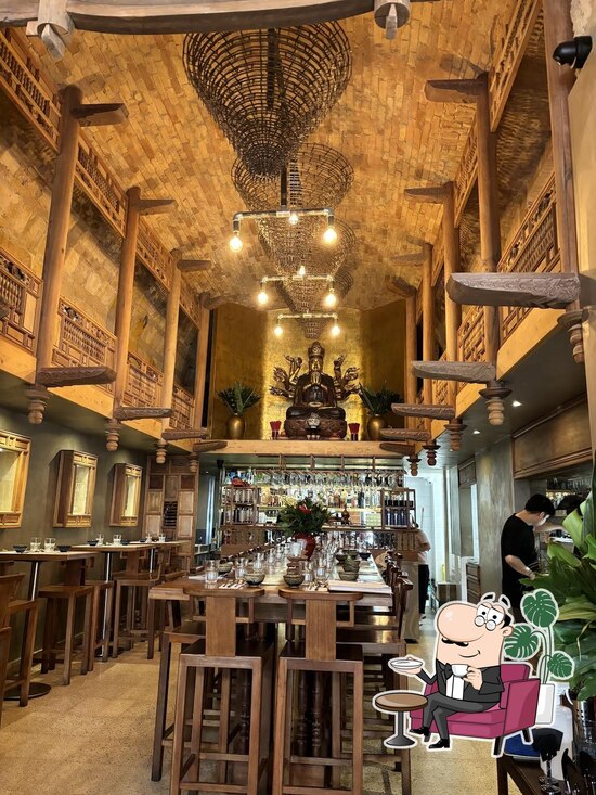QUI Restaurant & Bar, Budapest - Restaurant menu, prices and reviews