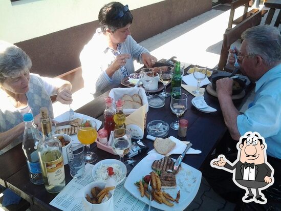 Dasmin, Prejmer, Drumul Național 11 Km 14+500 - Restaurant reviews