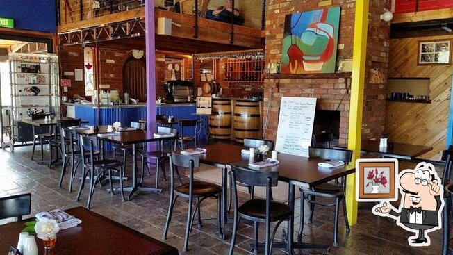 Rainbow Gallery & Cafe Bar in Moonambel - Restaurant reviews
