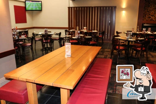 Menu at Castellos Foresters Arms Hotel restaurant, Oakleigh