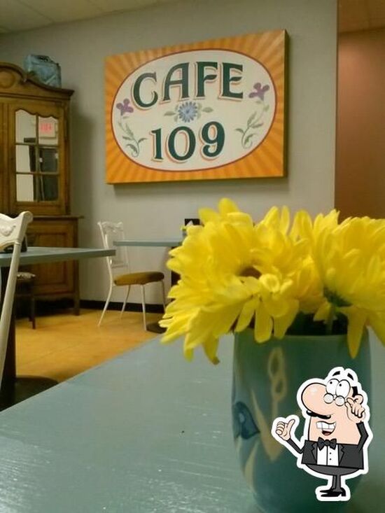 Menu at cafe 109, Paradise