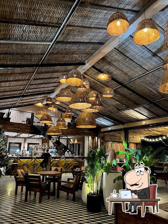 Top Of The Loop - Rooftop Bar & Restaurant, Thành phố Hà Giang ...