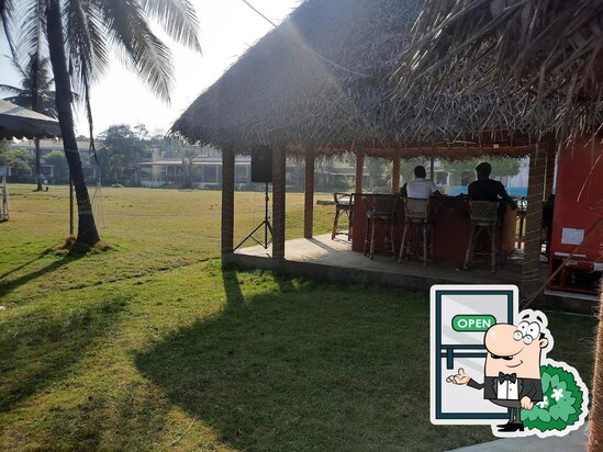 Menu at Hideout beach Pub, Kalapet
