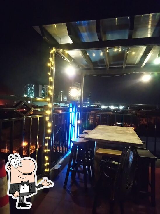 1018 Rooftop Bar, Makati - Restaurant menu, prices and reviews