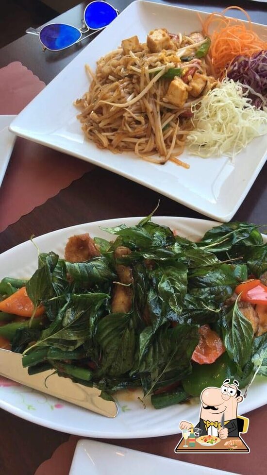 Manee Thai, 3558 N Pulaski Rd in Chicago - Restaurant menu and reviews
