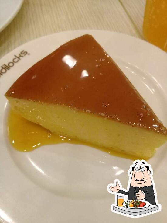 Menu at Goldilocks desserts, Bacolod, MXR5+MC8