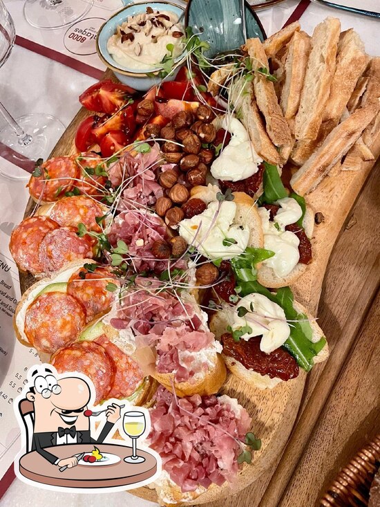8000 Vintages pub & bar, Batumi - Restaurant menu and reviews