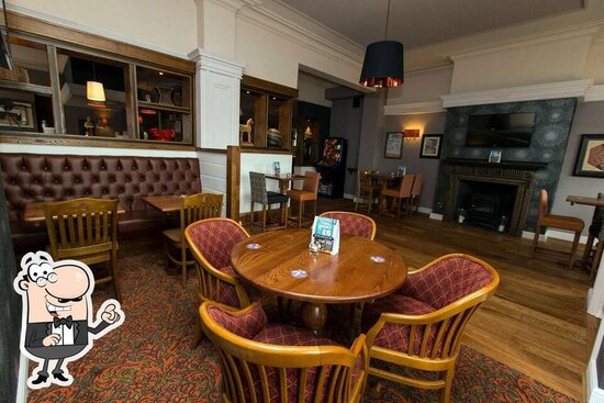Menu at Corner House pub & bar, Nuneaton