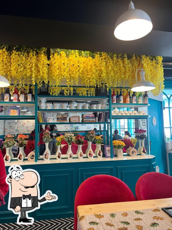 CAFE FRIDAY - Best Restaurant In Solan( Most Instagrammable Cafe ) 100% ...