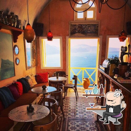 Meteor Cafe, Oia - Restaurant menu, prices and reviews